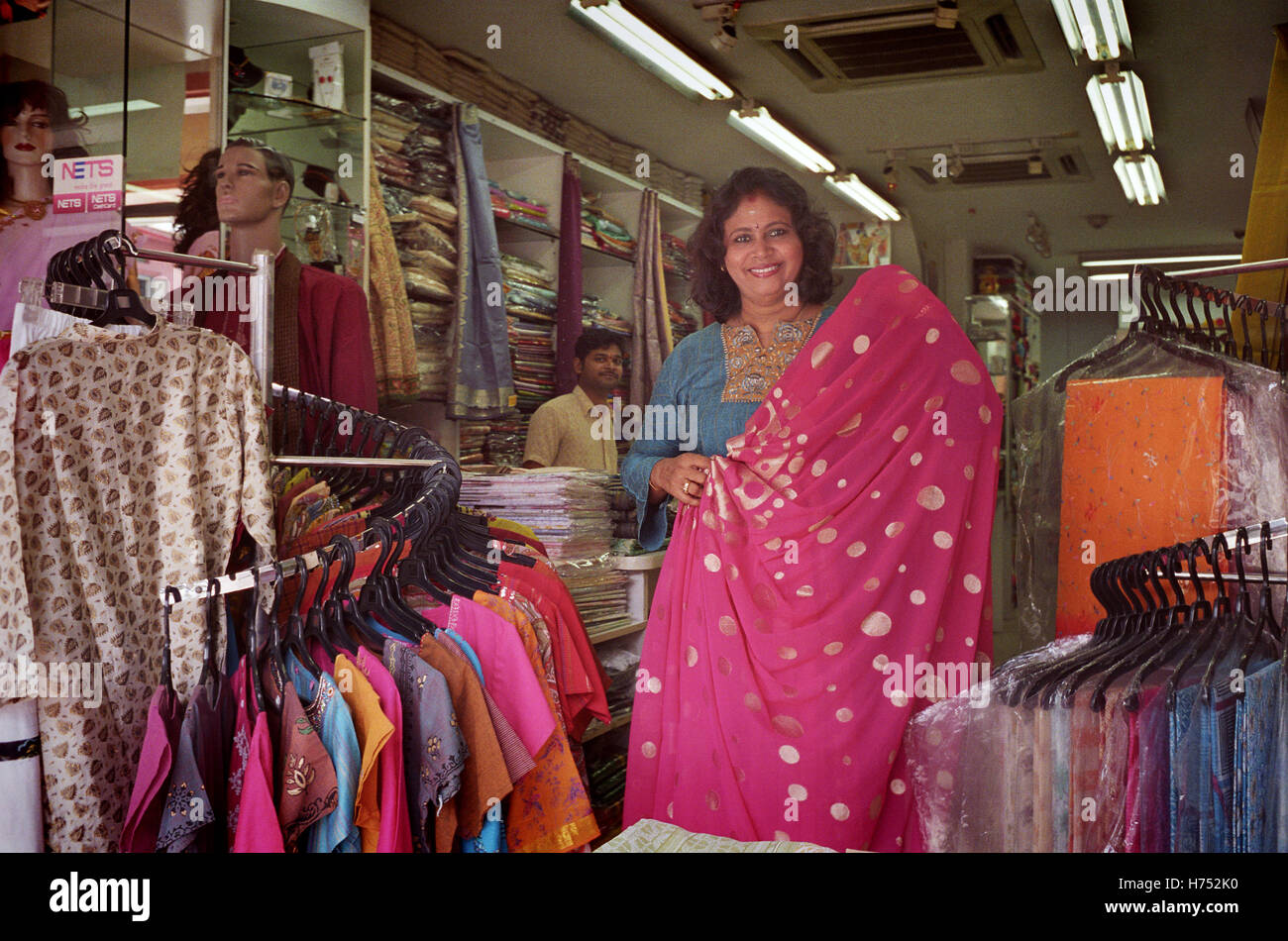 Singapore indian worker hi-res stock photography and images - Alamy