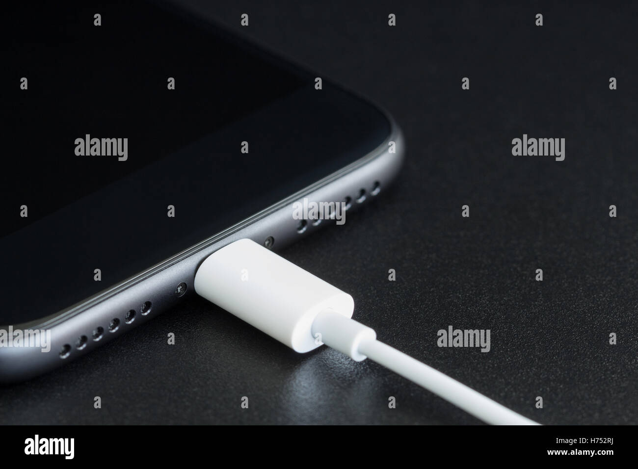 Lightning cable hi-res stock photography and images - Alamy