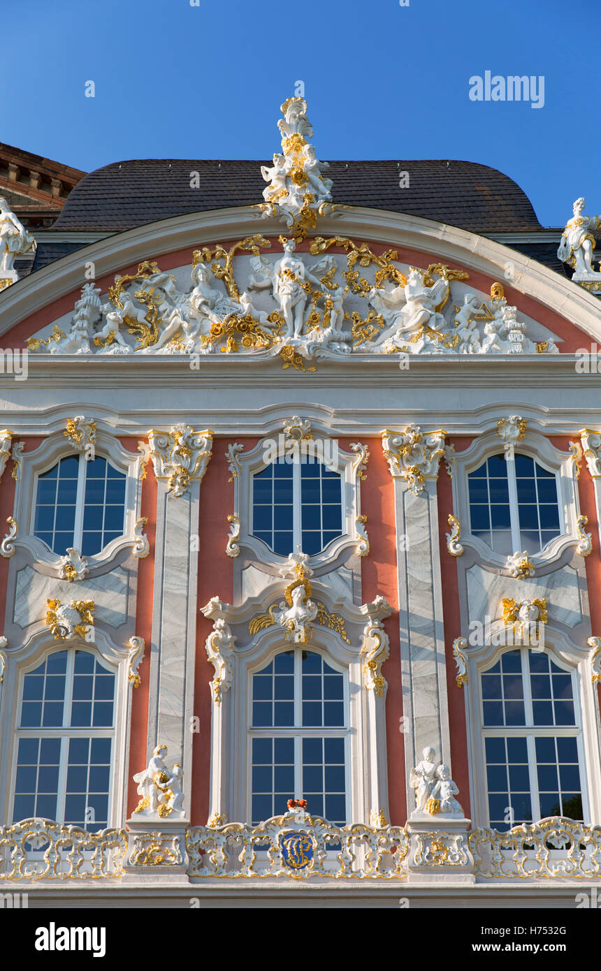 Rococo palace hi-res stock photography and images - Alamy