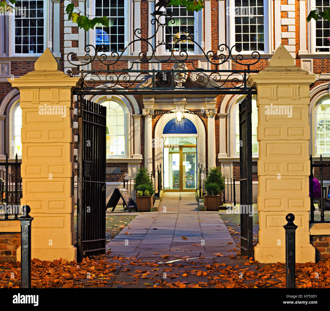 Bluecoat Chambers Building built in 1716-1717 is the oldest surviving ...