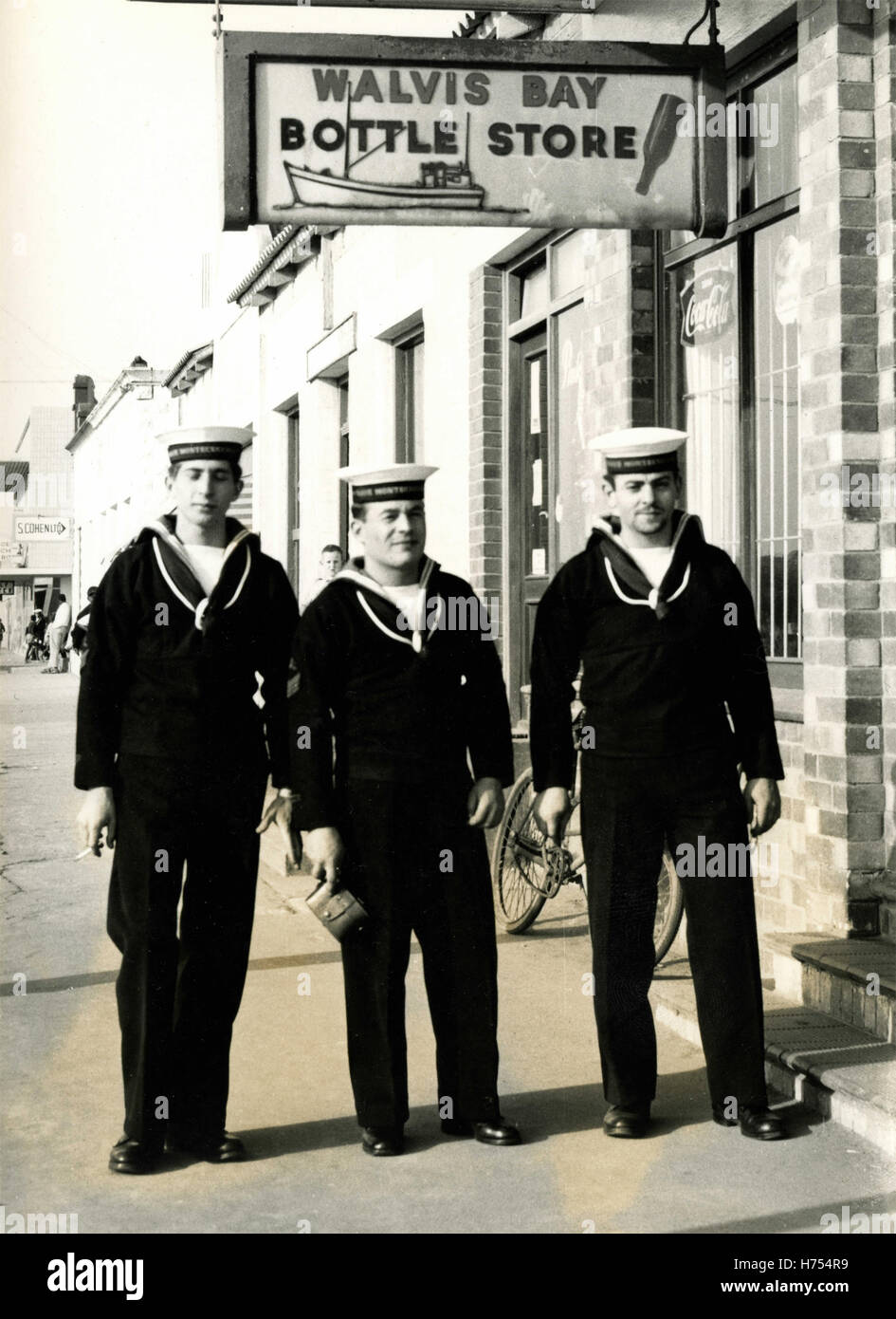 Sailors In Uniform High Resolution Stock Photography and Images - Alamy