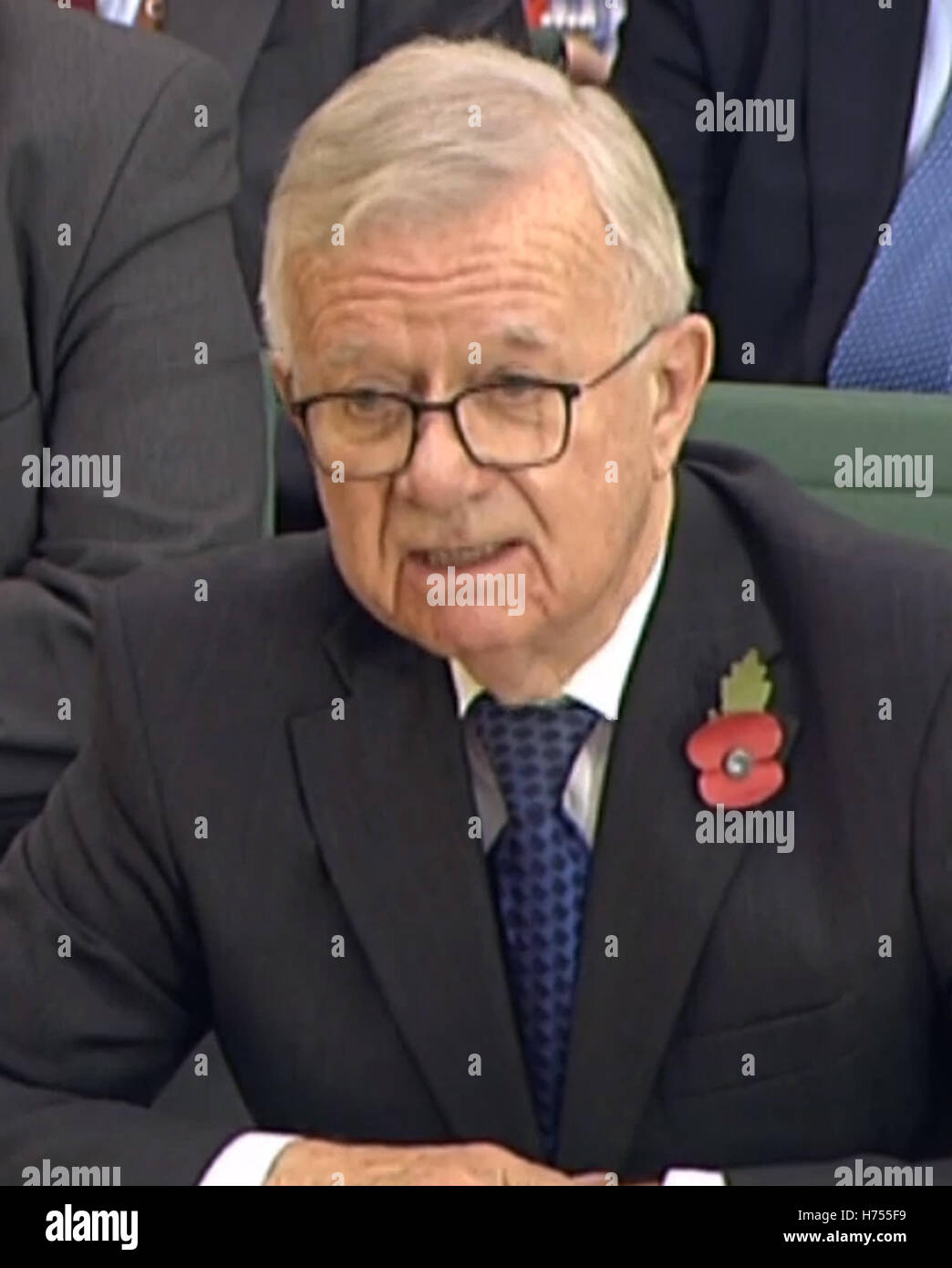 Sir john chilcot gives evidence hi-res stock photography and images - Alamy