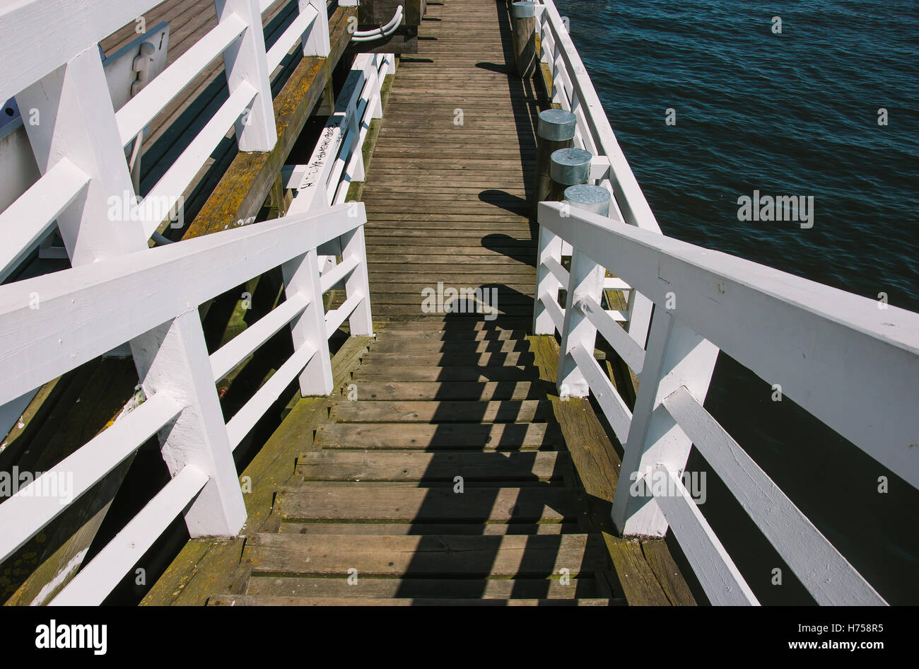 White pier hi-res stock photography and images - Alamy
