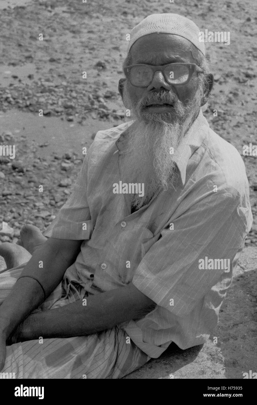 old man india brian mcguire Stock Photo - Alamy