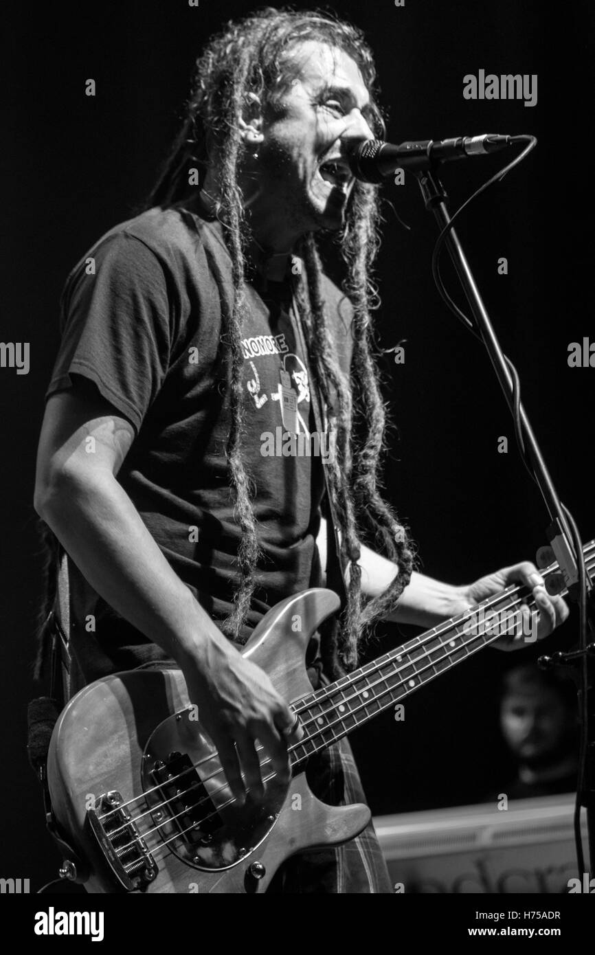Live at the opera house Black and White Stock Photos & Images - Alamy