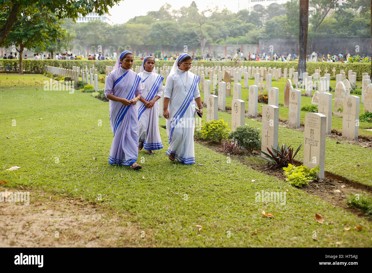 Kolkata, India. 03rd Nov, 2016. The graves of the christian cemeteries ...