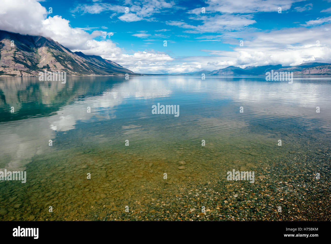 Kluane national park kluane lake hi-res stock photography and images ...