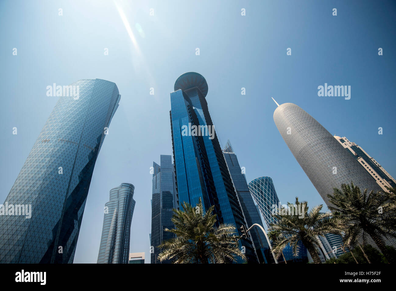 Qatar skyline sun hi-res stock photography and images - Alamy