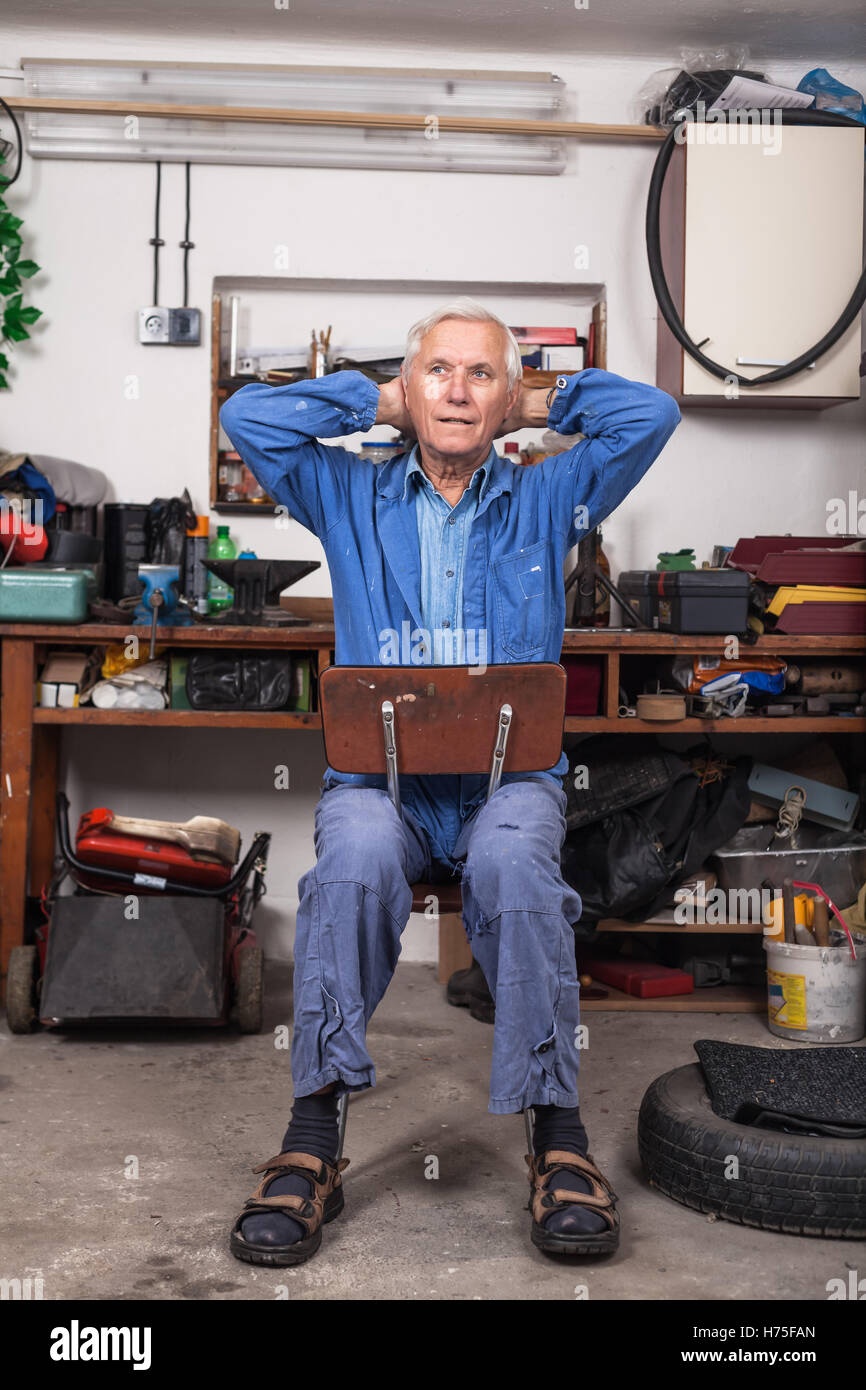 Human workshop hi-res stock photography and images - Alamy