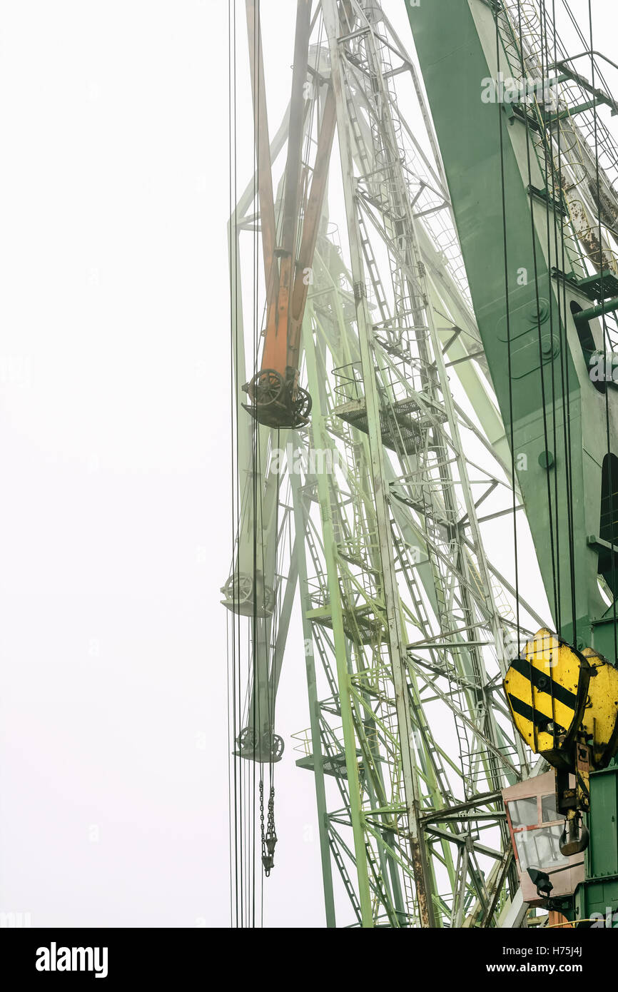 Cable cranes hi-res stock photography and images - Alamy