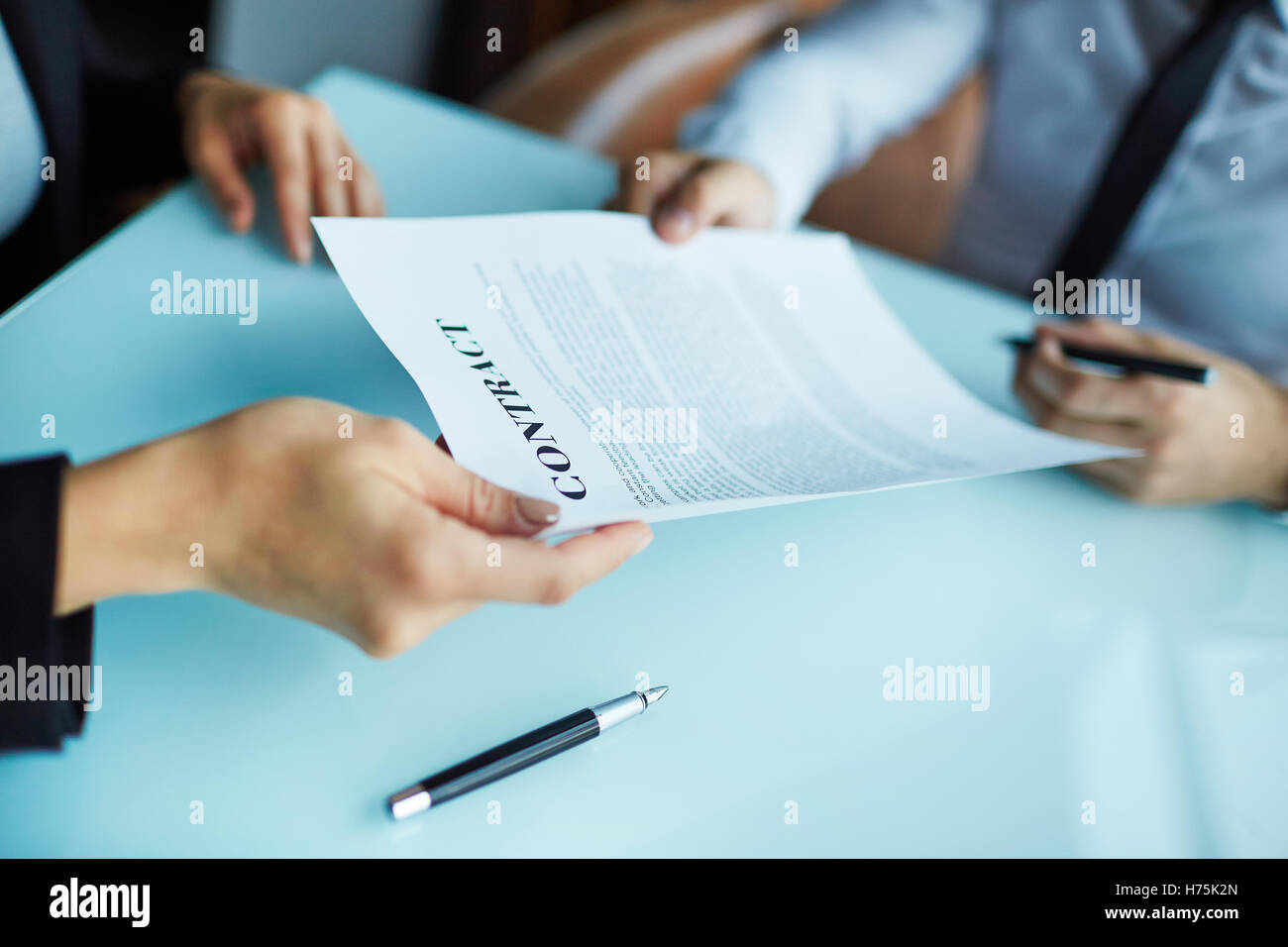 Signing contract close up hi-res stock photography and images - Alamy