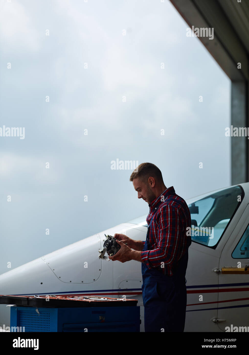 Repairing aircraft hi-res stock photography and images - Alamy