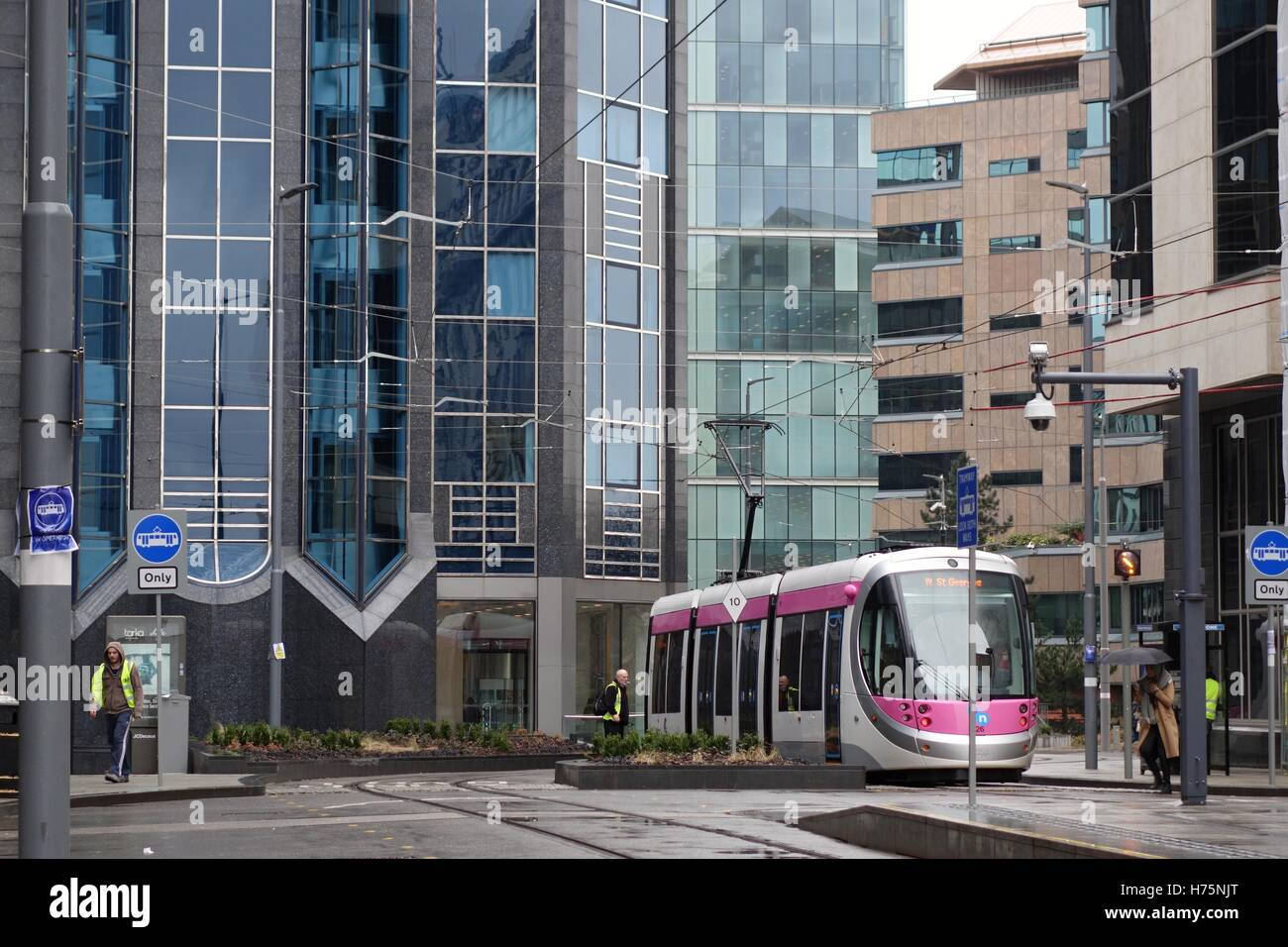 Birmingham new tram system Stock Photo - Alamy