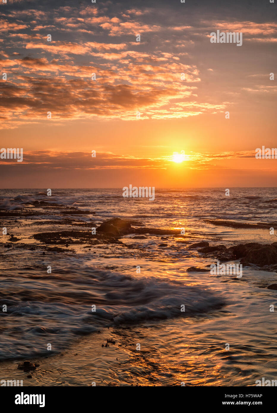 Filey brigg waves hi-res stock photography and images - Alamy
