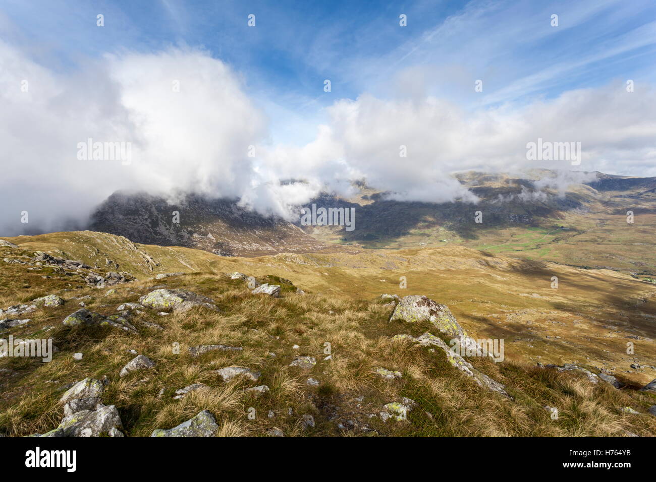 Clouds clearing from around the summit of Tryfan Stock Photo - Alamy
