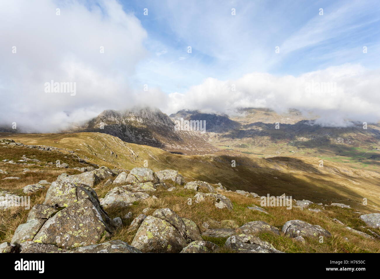 Clouds clearing from around the summit of Tryfan Stock Photo - Alamy
