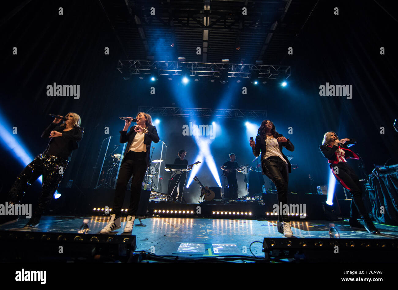 All saints band 90s hi-res stock photography and images - Alamy