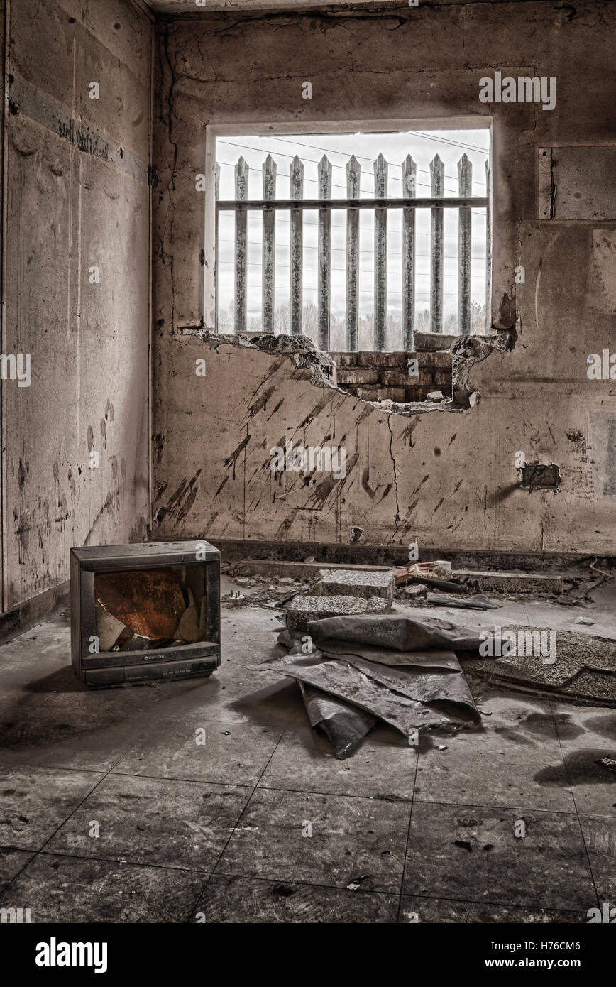 Abandoned office building, urban exploration, hdr Stock Photo - Alamy