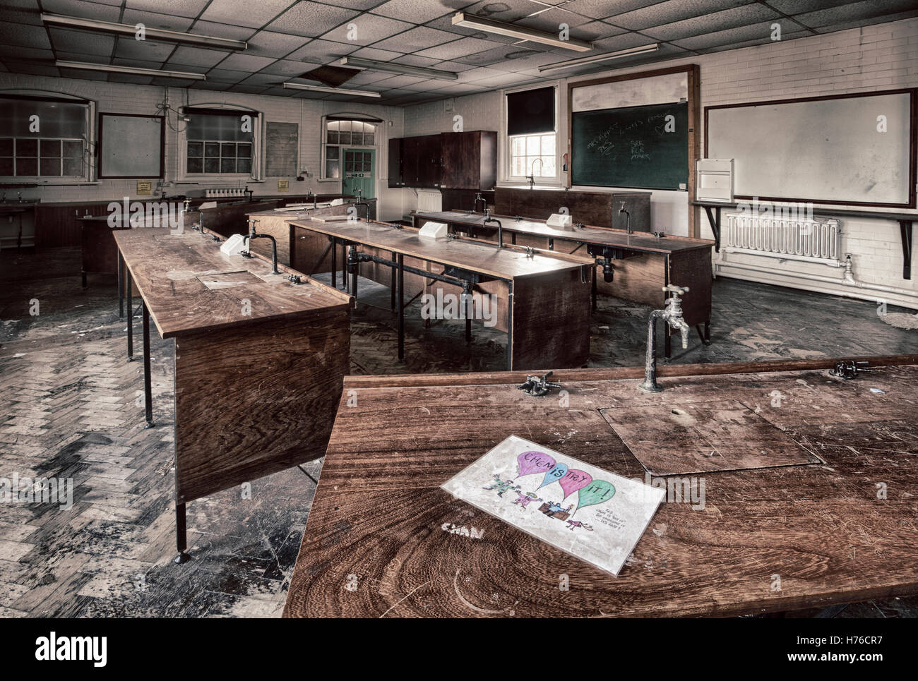 Empty lab equipment hi-res stock photography and images - Alamy