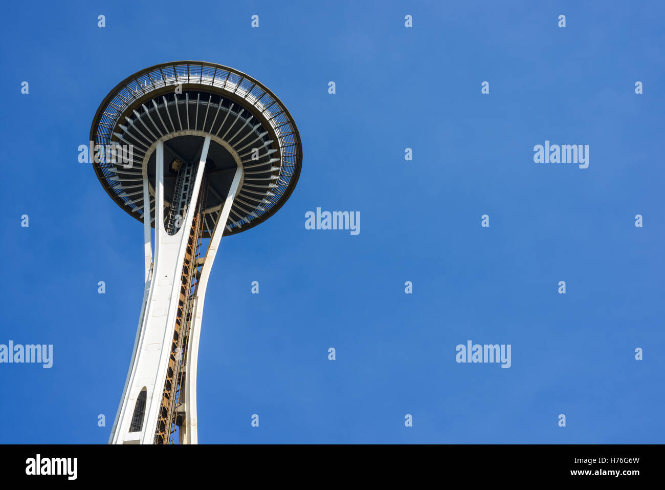 Seattle space needle observation deck hi-res stock photography and ...