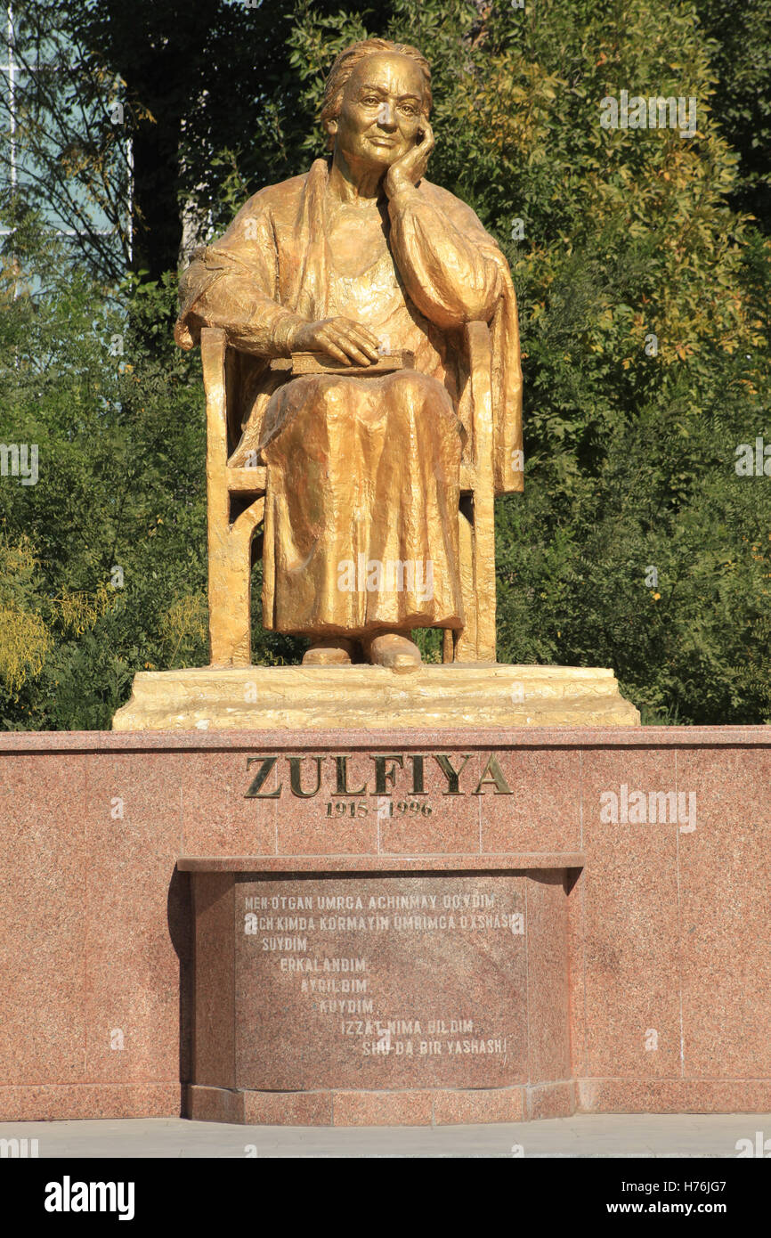 Uzbekistan statue hi-res stock photography and images - Alamy