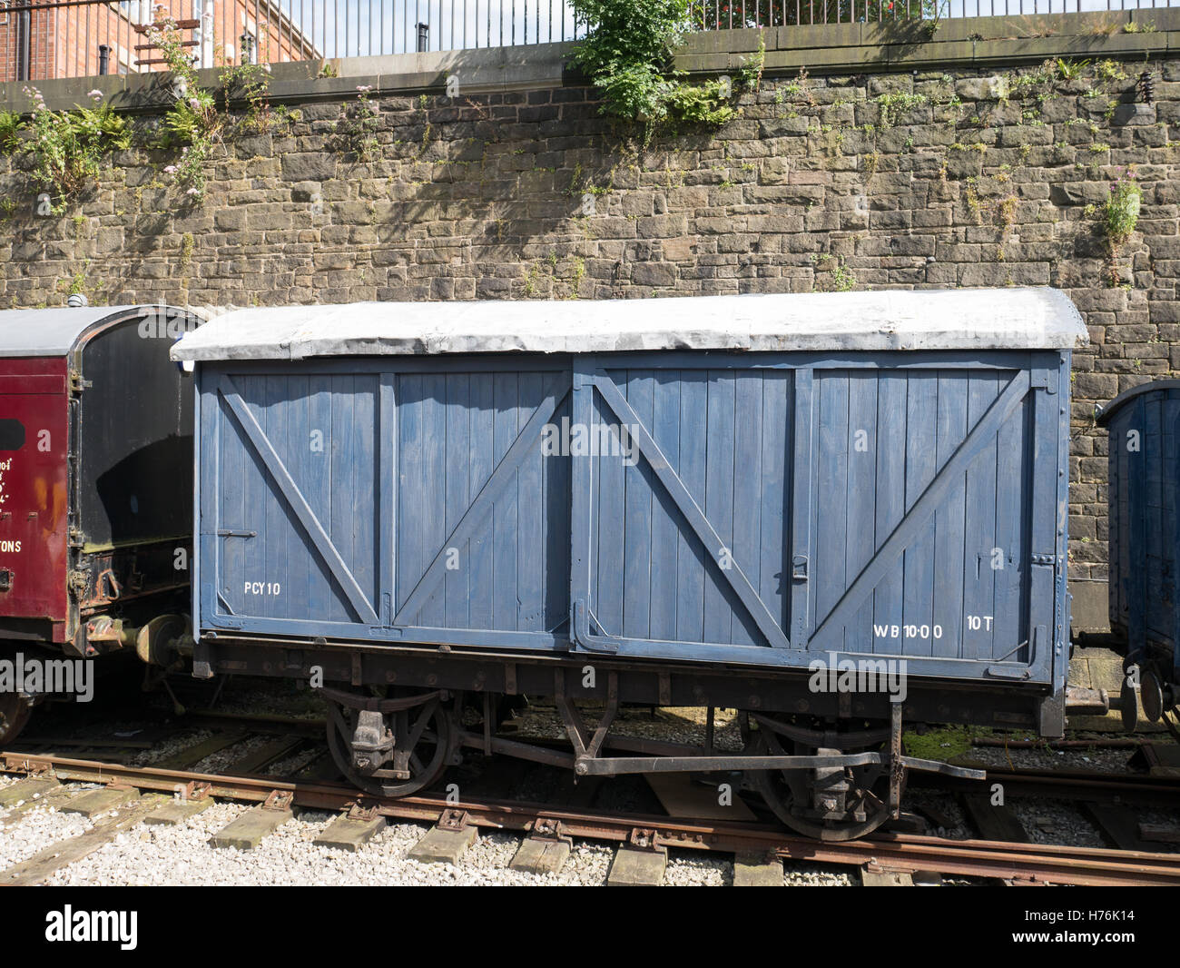 Goods wagons hi-res stock photography and images - Alamy