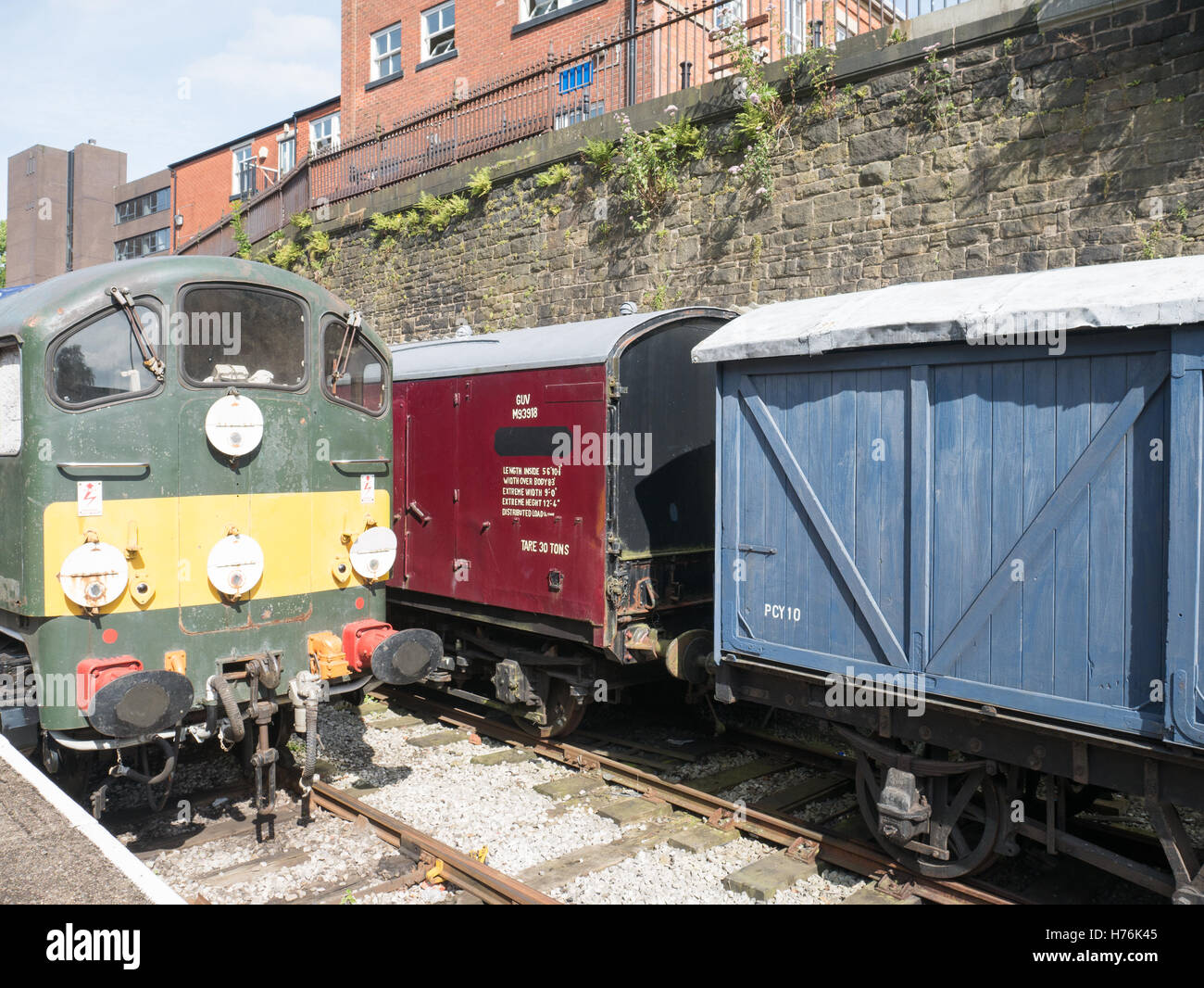 Rusting diesel locomotive Stock Photo - Alamy