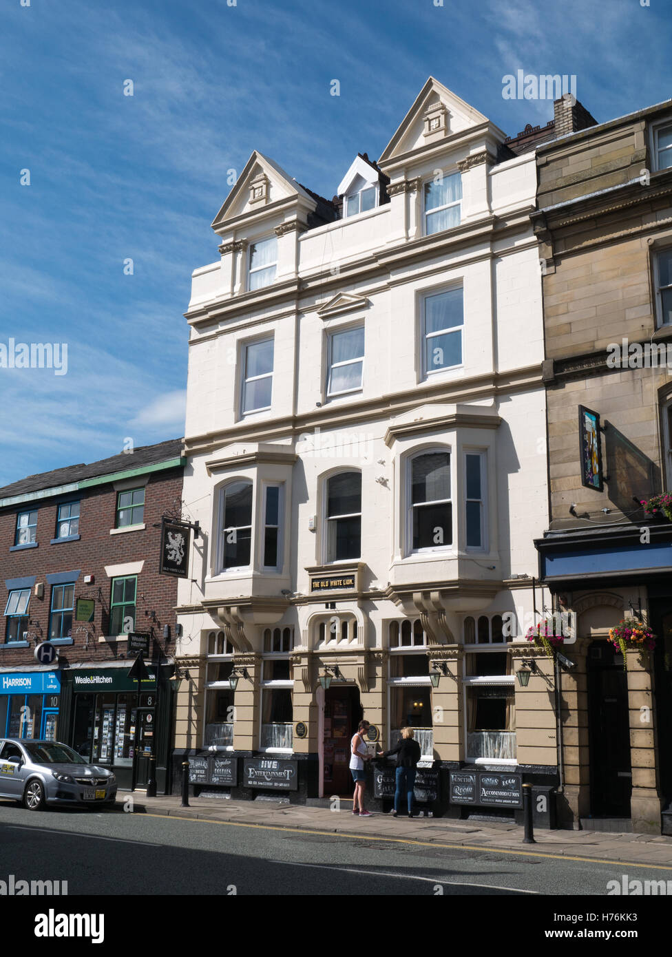 Art deco pub hi-res stock photography and images - Alamy