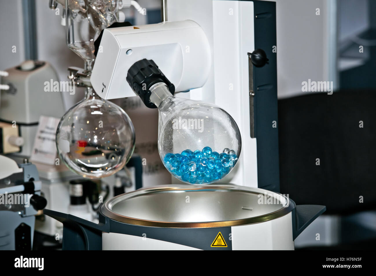 Rotary evaporator hi-res stock photography and images - Alamy