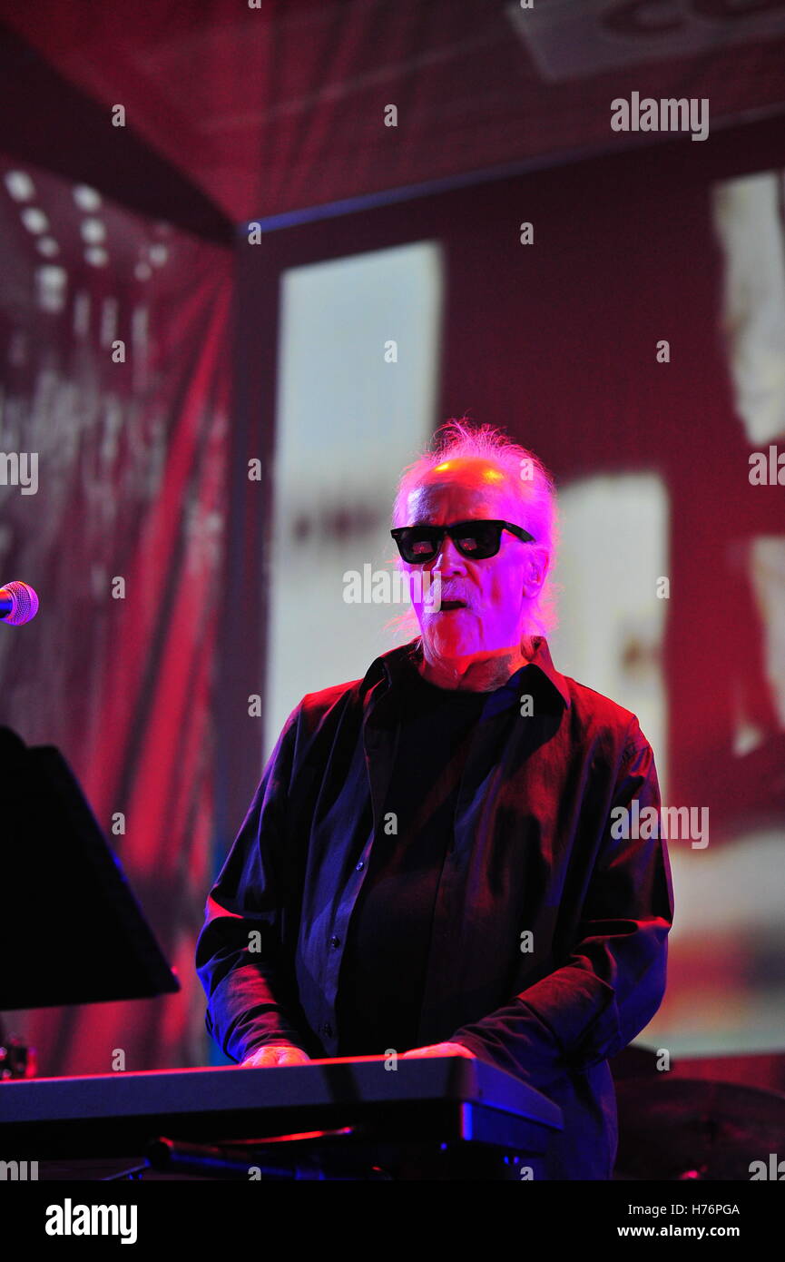 John carpenter the thing hi-res stock photography and images - Alamy