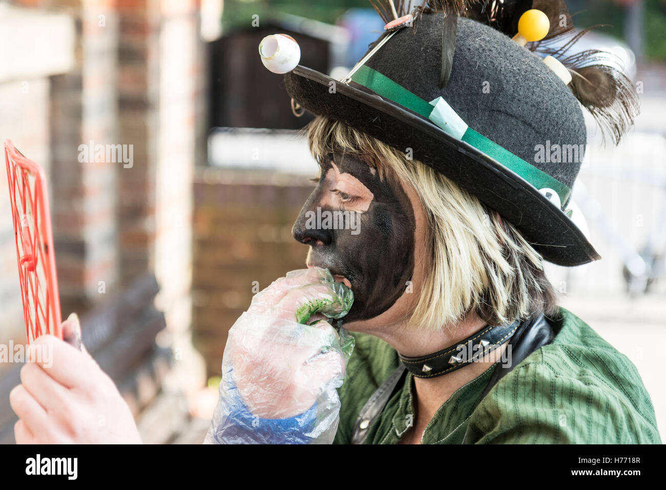 England face paint hi-res stock photography and images - Alamy