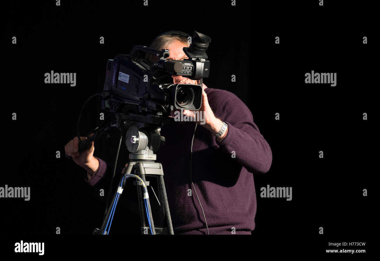 Cameraman hi-res stock photography and images - Alamy