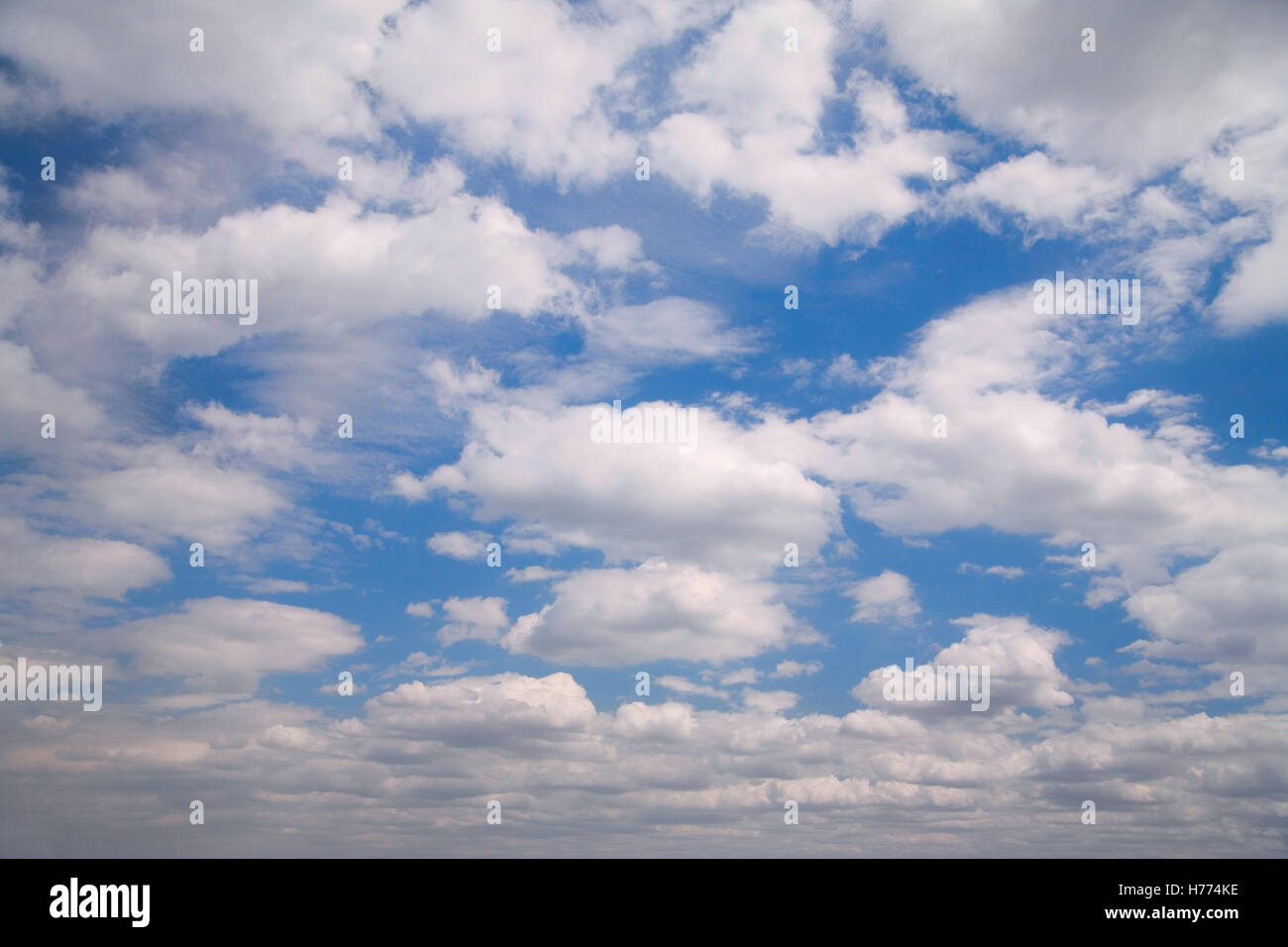 Cloudy sky on a cloudy day Stock Photo - Alamy