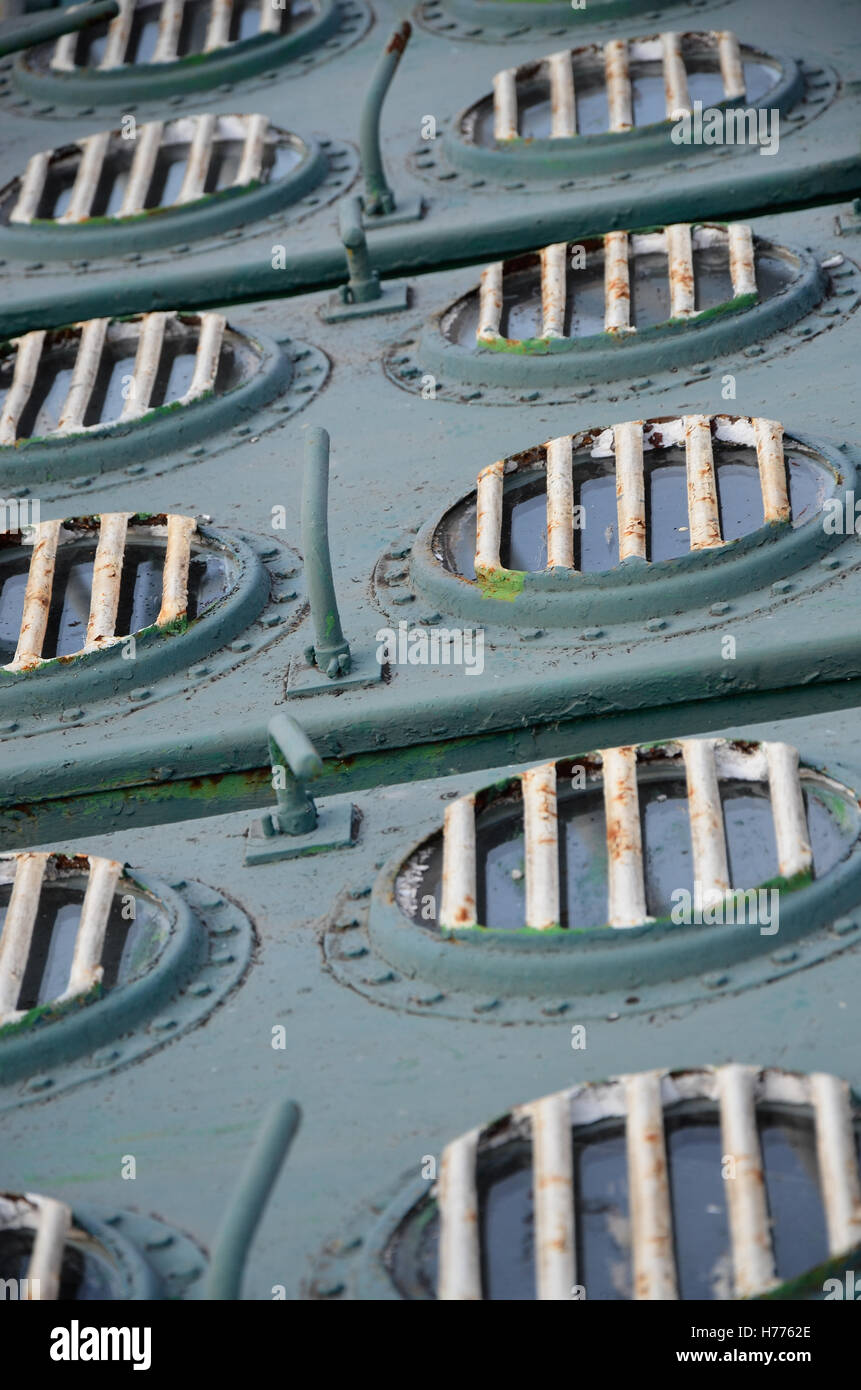 Round boat window hi-res stock photography and images - Alamy
