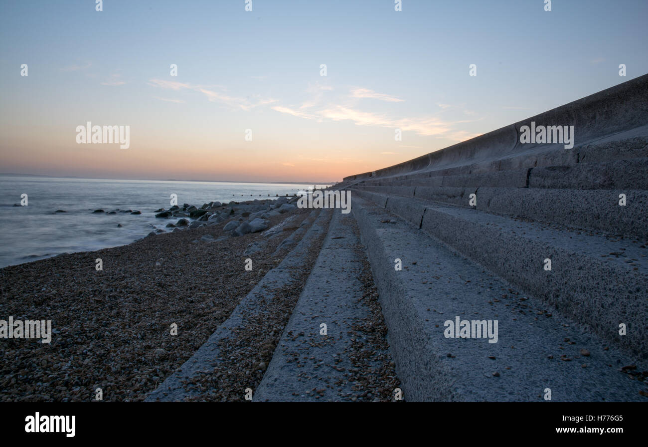 Sea wall beach hi-res stock photography and images - Alamy