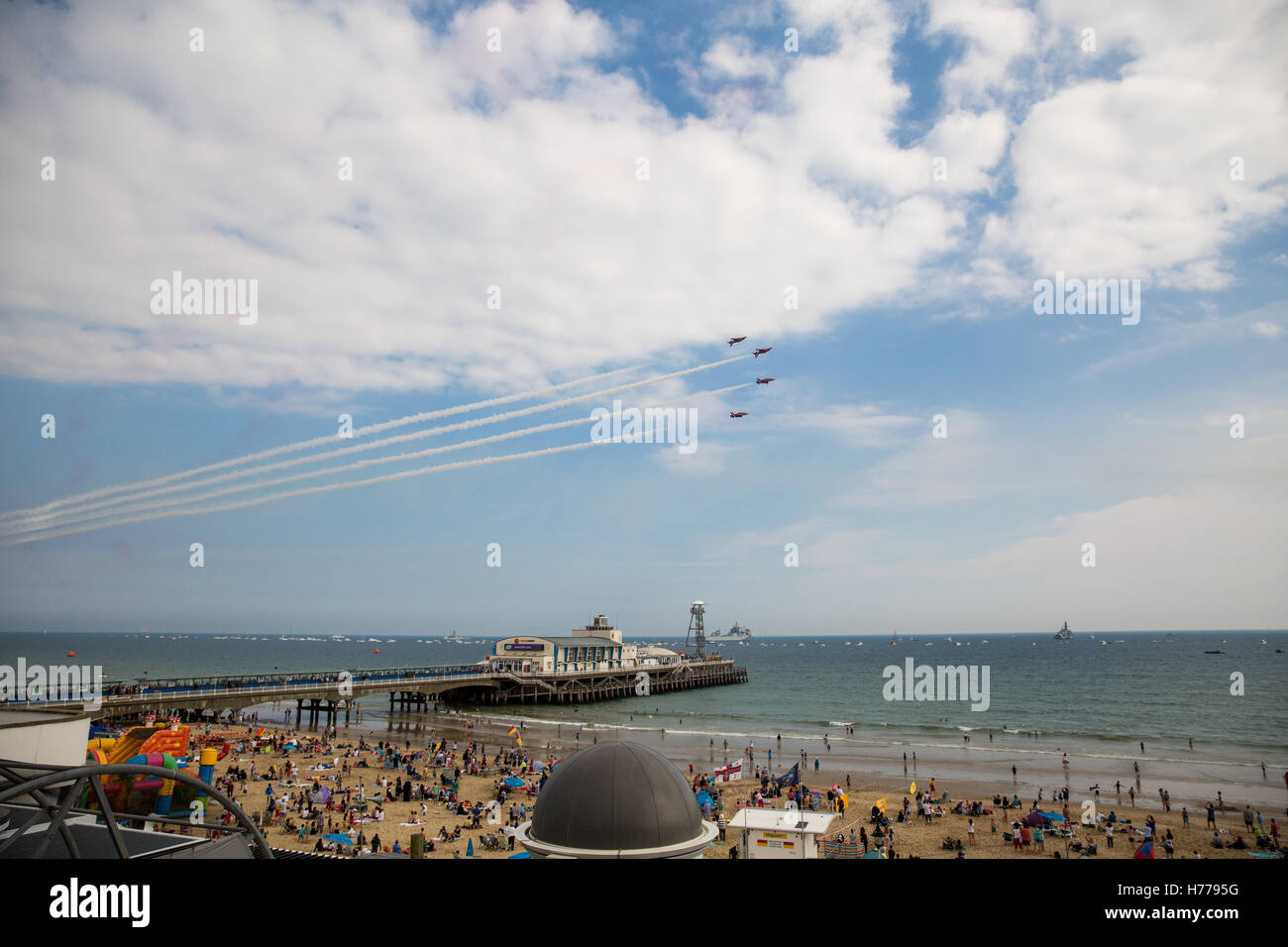 The RAF Red Arrows at Bournemouth Air Festival 2016 Stock Photo - Alamy