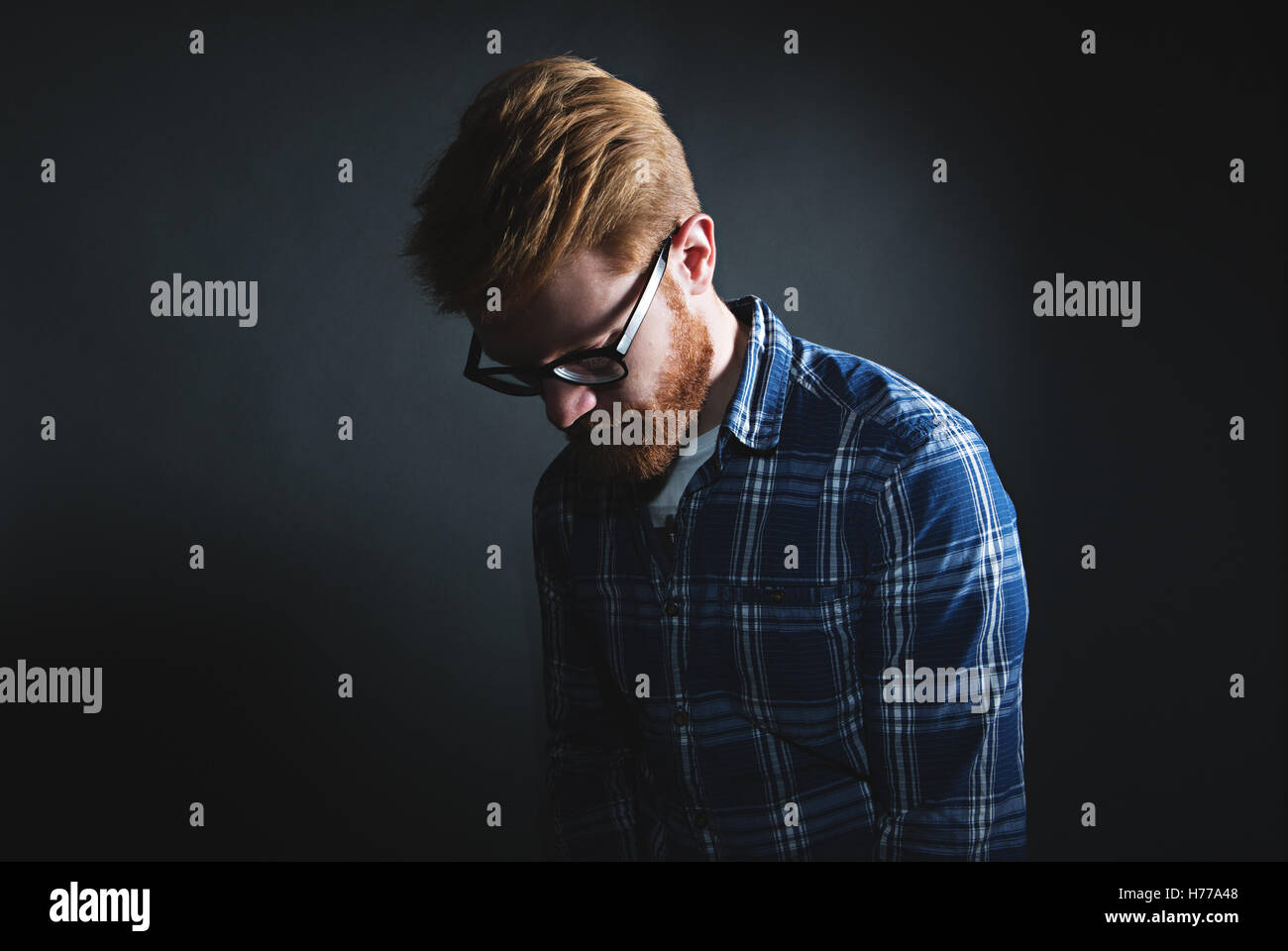 Man looking down hi-res stock photography and images - Alamy