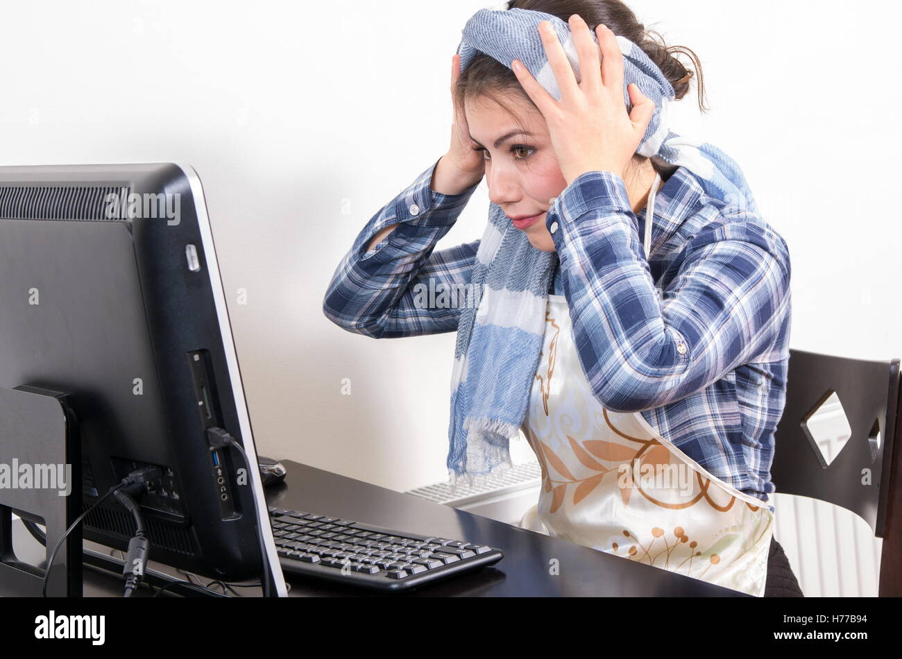 house wife using the computer Stock Photo - Alamy