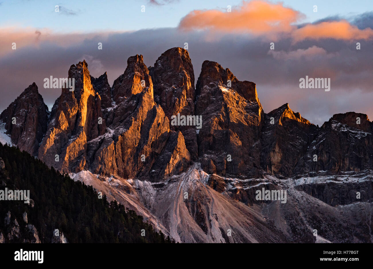 Odle mountain range at sunset, Dolomites, italy Stock Photo - Alamy