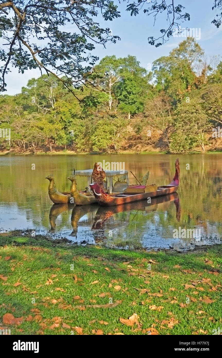 Ceremonial barges hi-res stock photography and images - Alamy