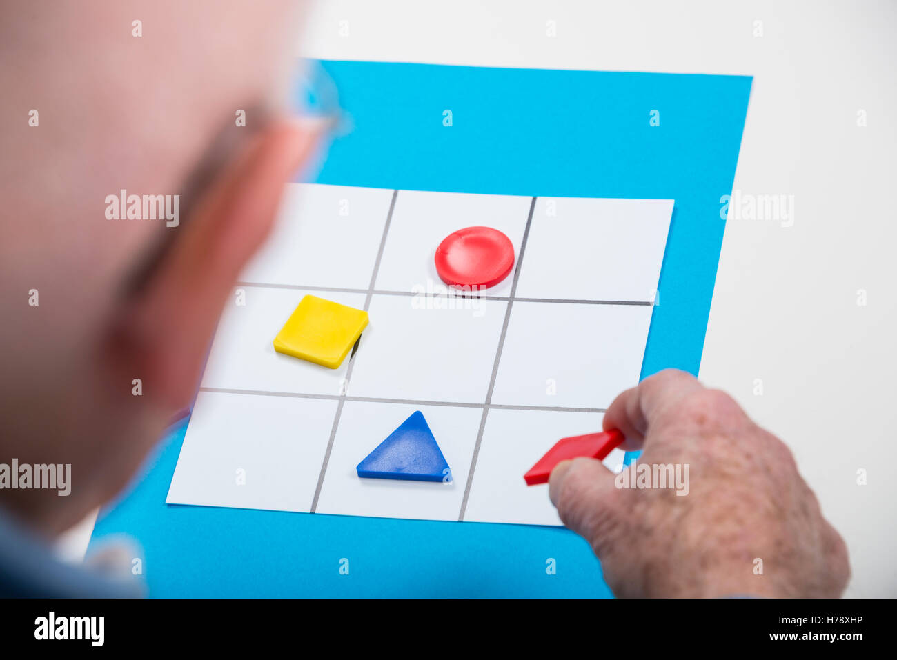 Senior memory test hi-res stock photography and images - Alamy