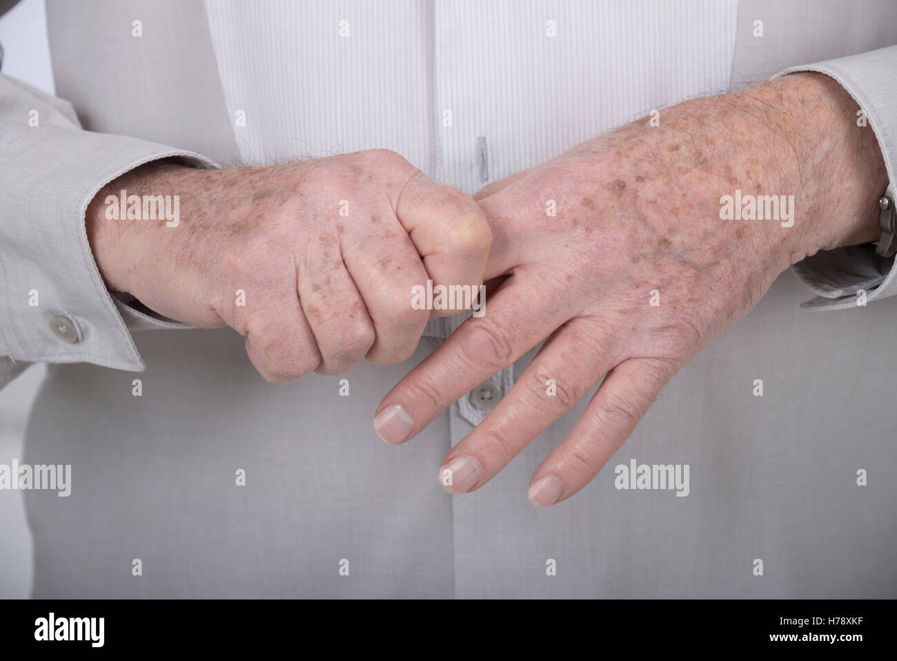 Senior citizen hand detail hi-res stock photography and images - Alamy