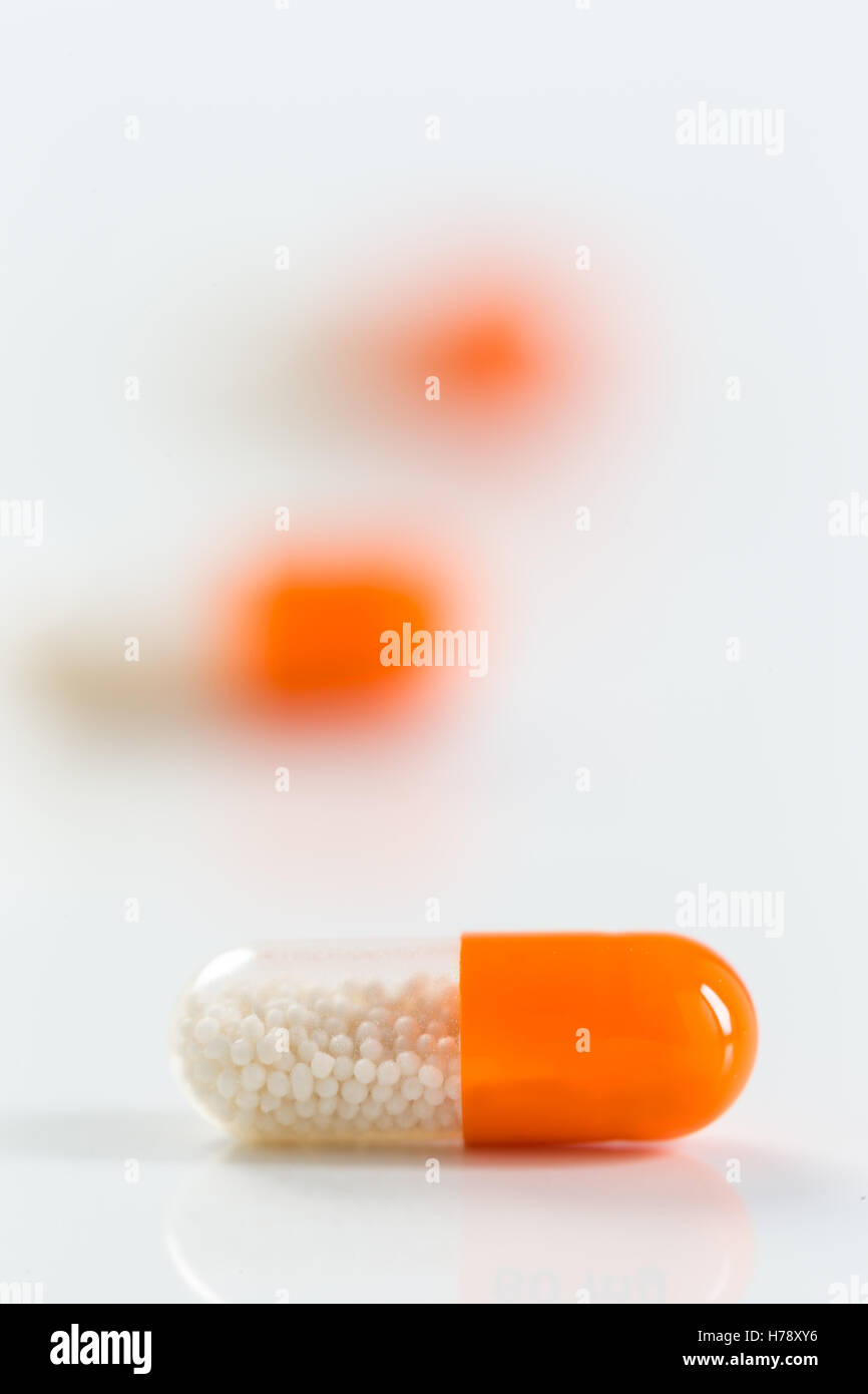 Modified release capsules hi-res stock photography and images - Alamy
