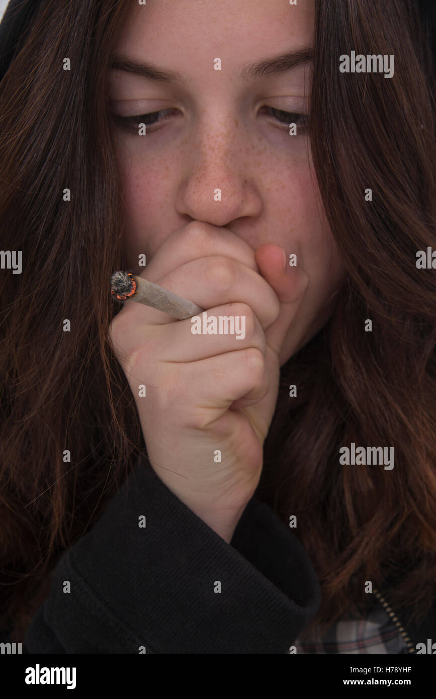 Teenager smoking cannabis hi-res stock photography and images - Alamy