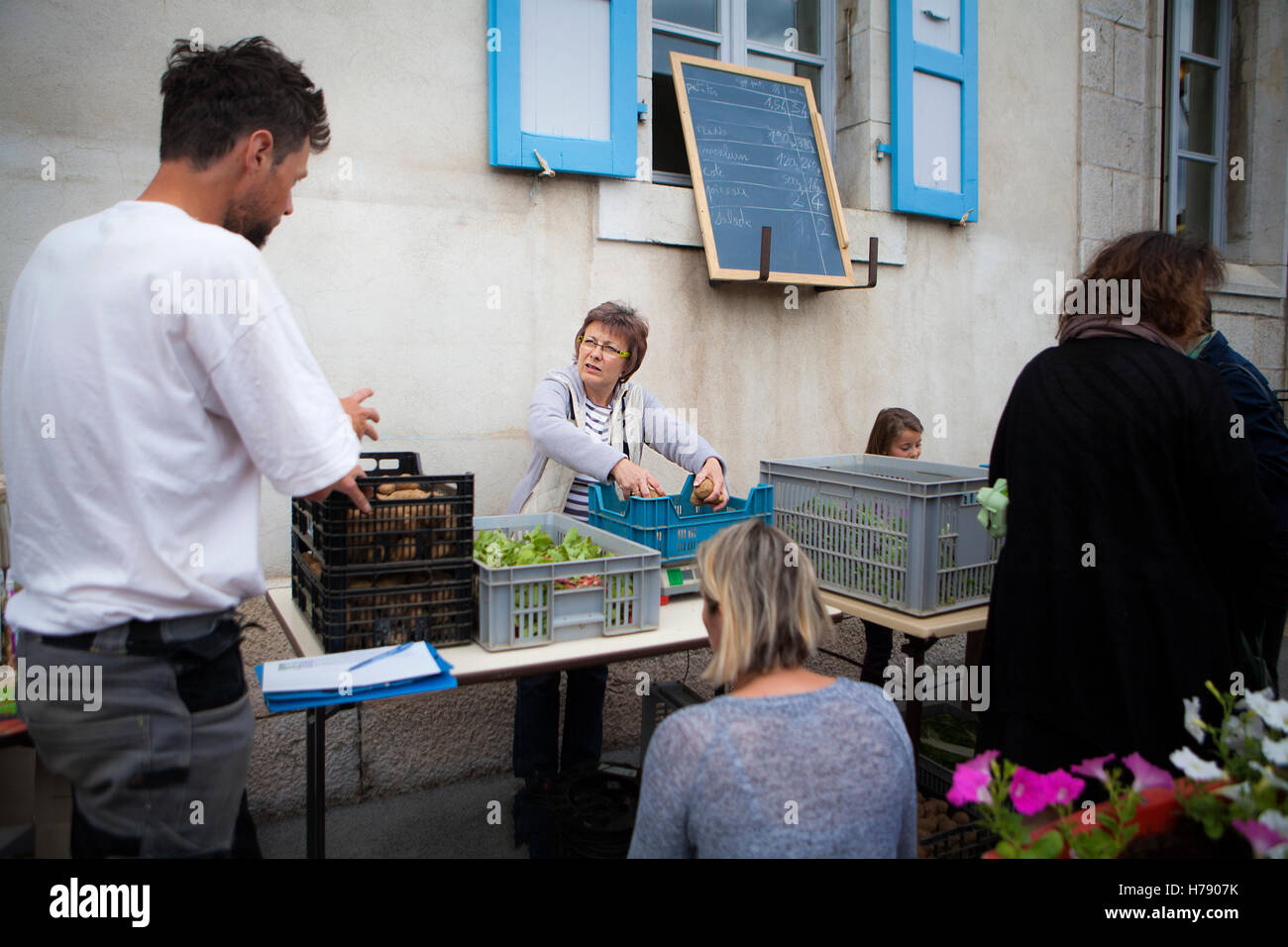 Human farming hi-res stock photography and images - Alamy
