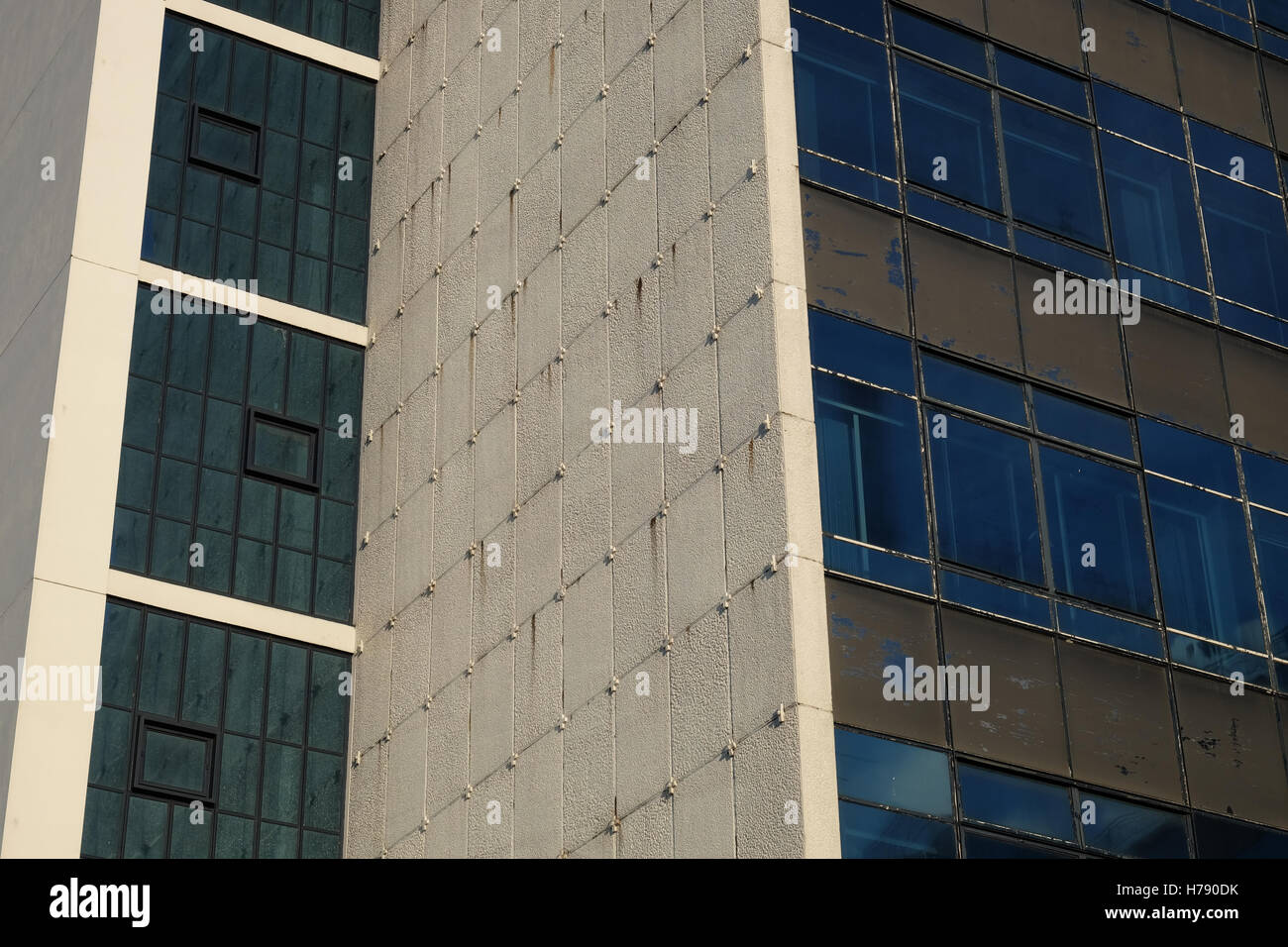 1960s office building hi-res stock photography and images - Alamy