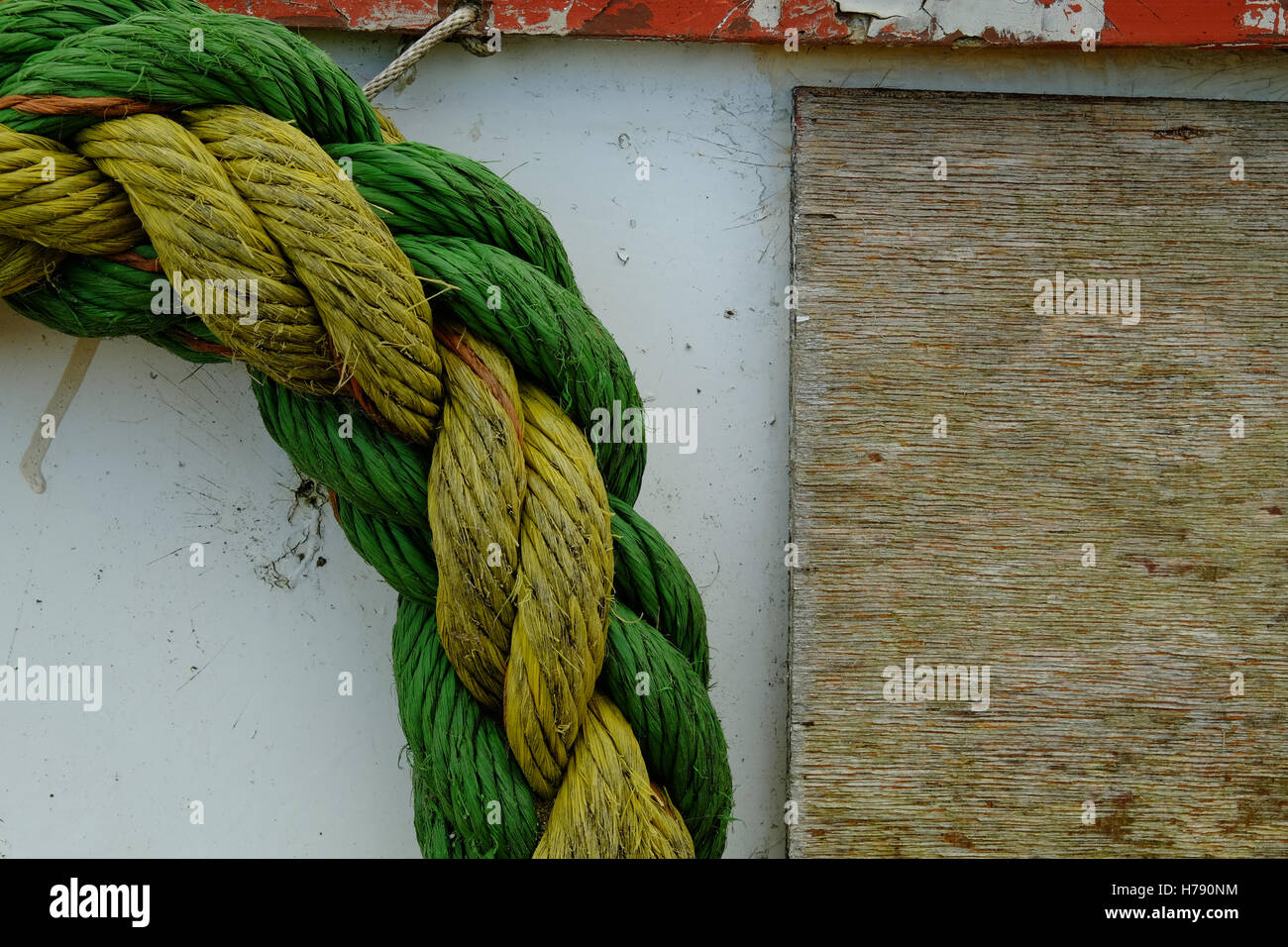 Intertwined rope hi-res stock photography and images - Alamy
