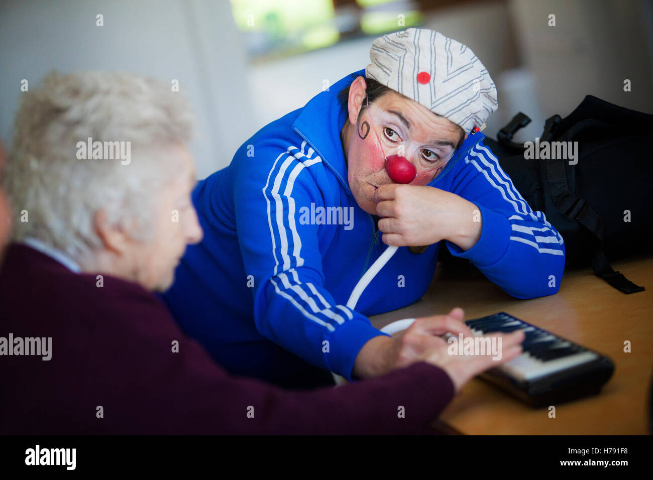 Grotesque clowns hi-res stock photography and images - Alamy