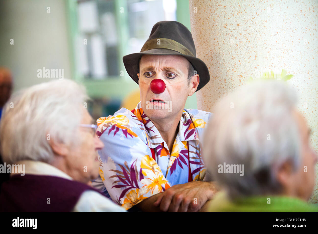 100 clowns hi-res stock photography and images - Alamy