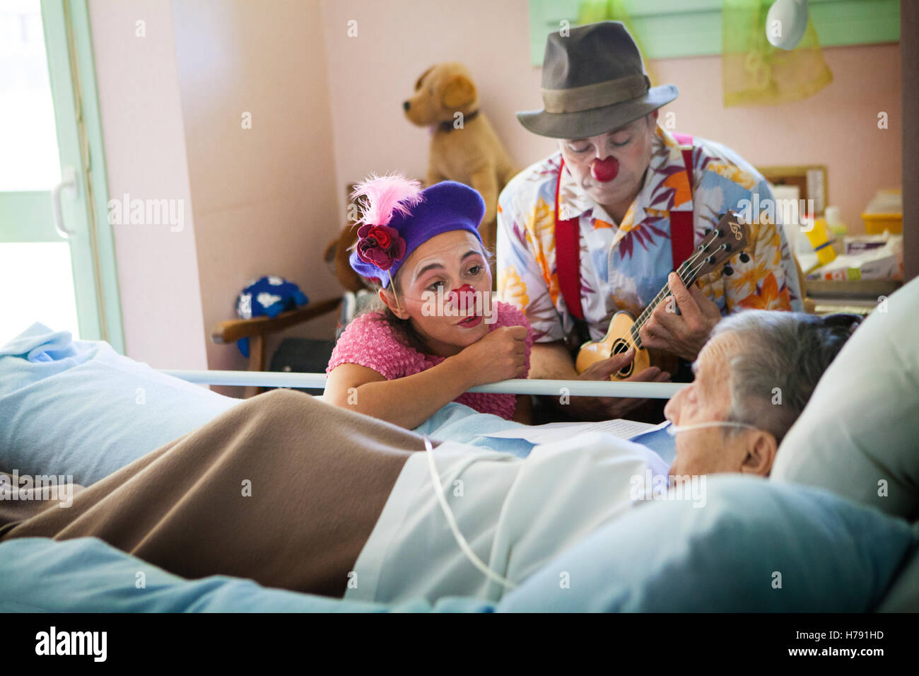 Grotesque clowns hi-res stock photography and images - Alamy